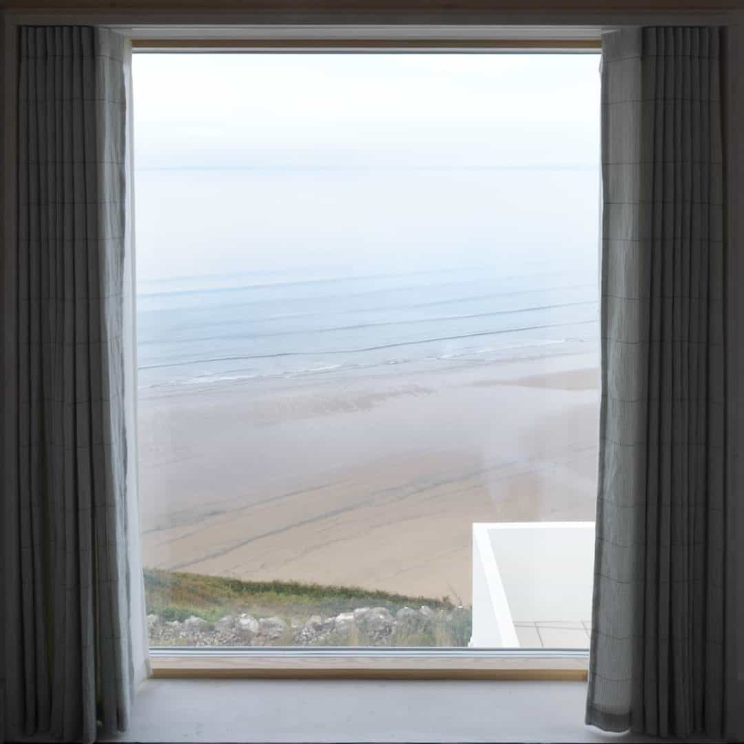 Rhossili bay - Project with grey aluclad windows | Rationel UK